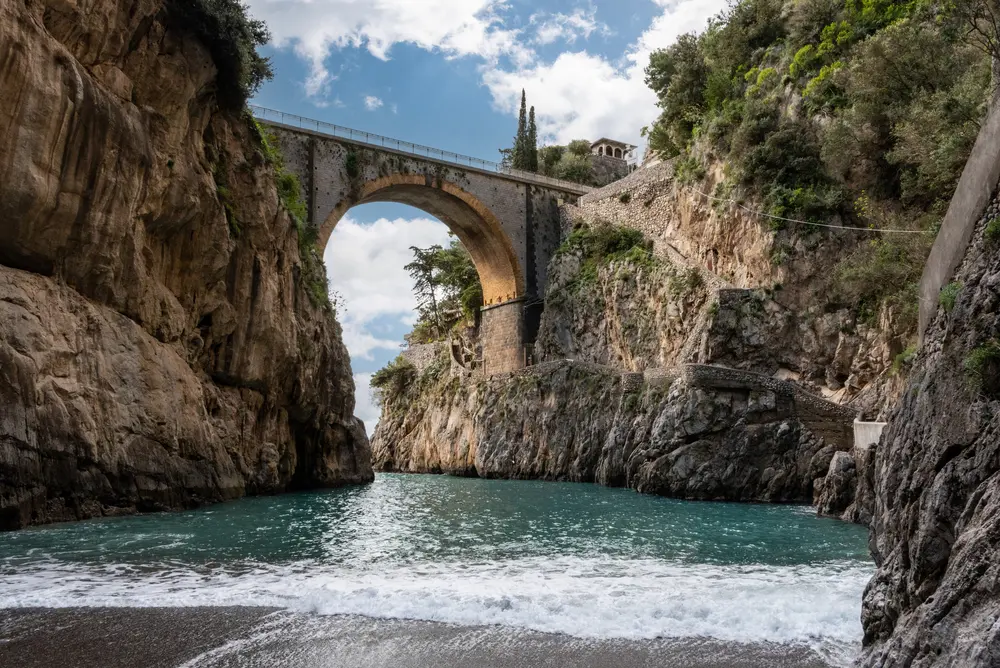 Fiordo Di Furore: Paradiso Floreale In Italia | Fioreria L'Orchidea